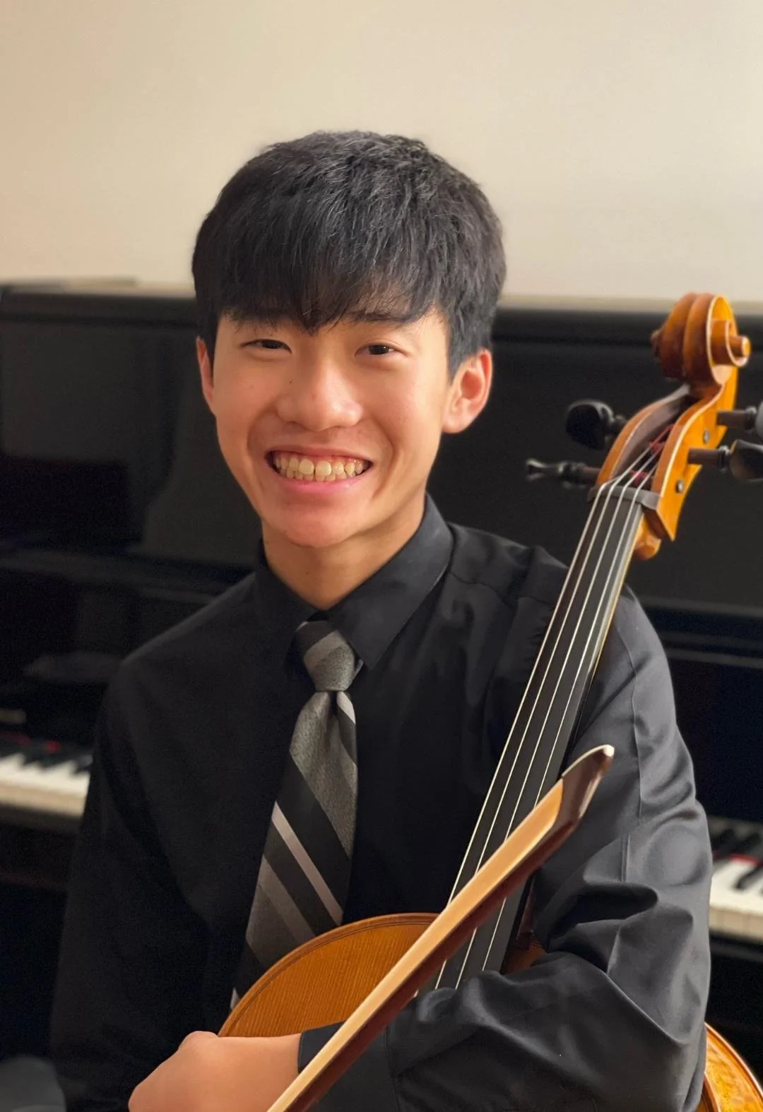 Jonathan Lee Cellist Bow Lightlys — Perform at Carnegie Hall