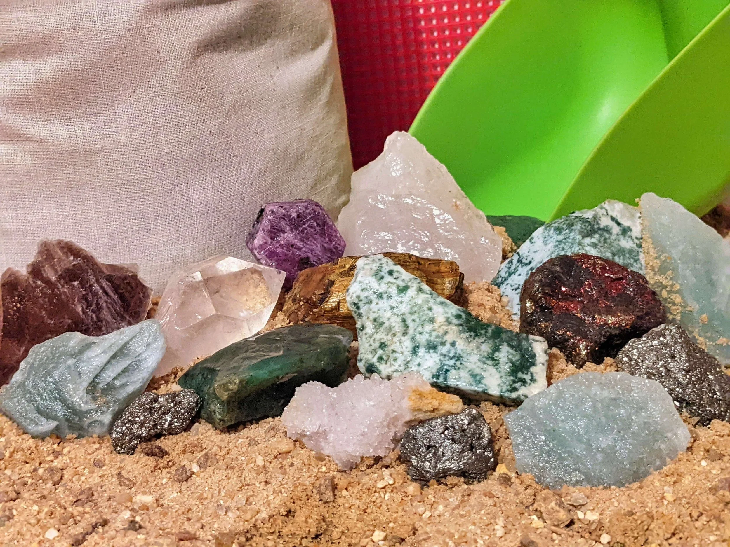 Jingle Bell Rock and Mineral Deluxe Gem Mining Kit — LilProspectors