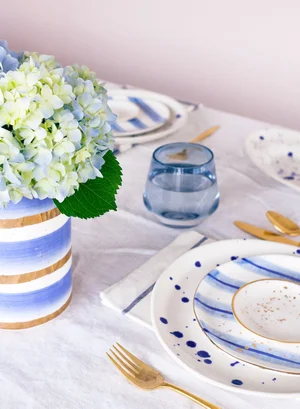 Making Mealtimes Beautiful: A Spring Hydrangea Inspired Table Setting ...