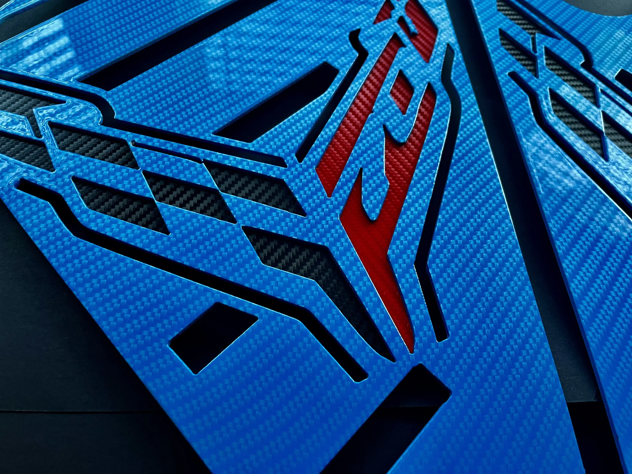 RAPID BLUE ARCTIC WHITE CARBON FIBER RAILS 70TH ANNIVERSARY APPEARANCE ...