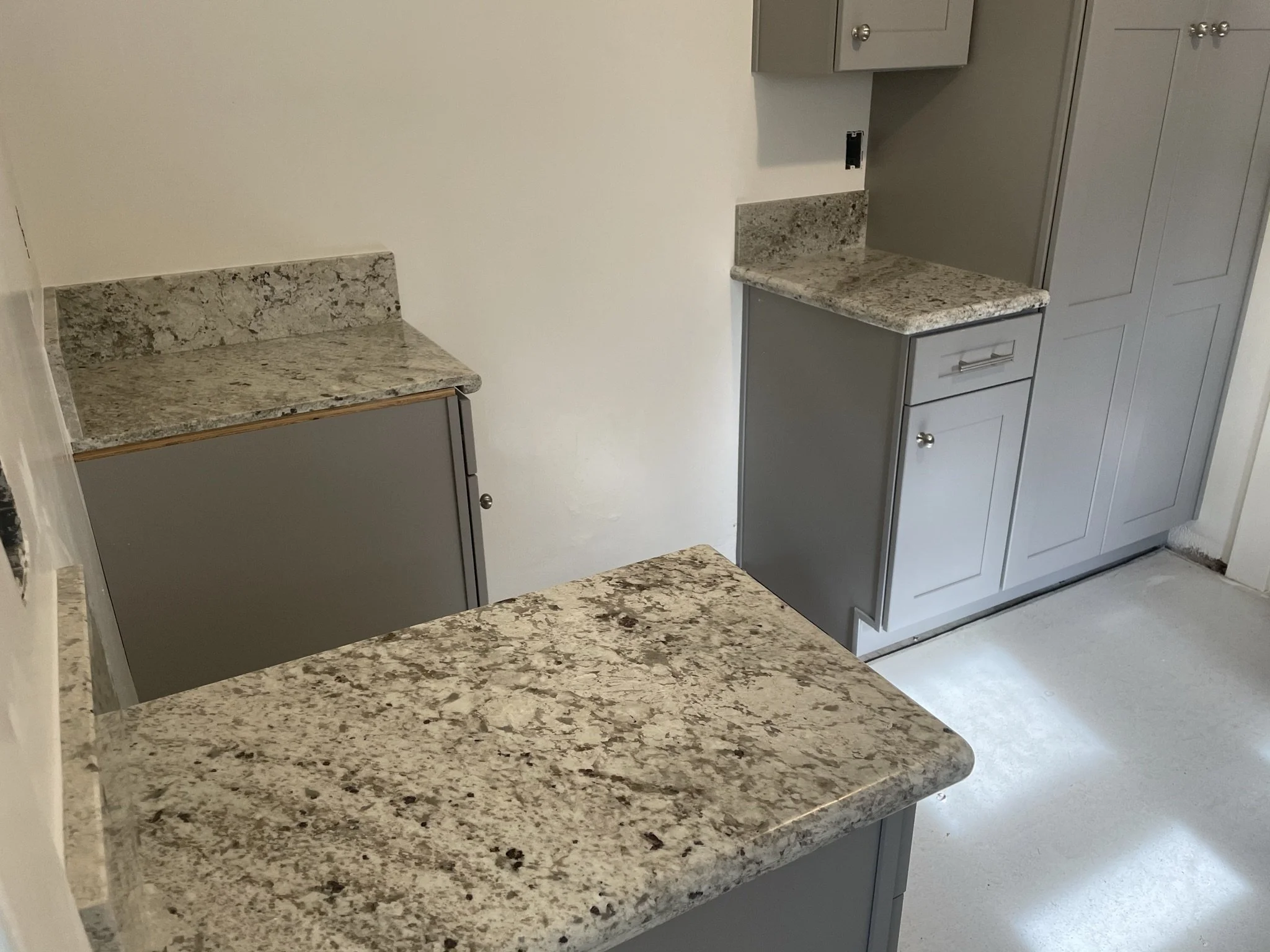 Bianco Romano — Granite & Cabinet Depot