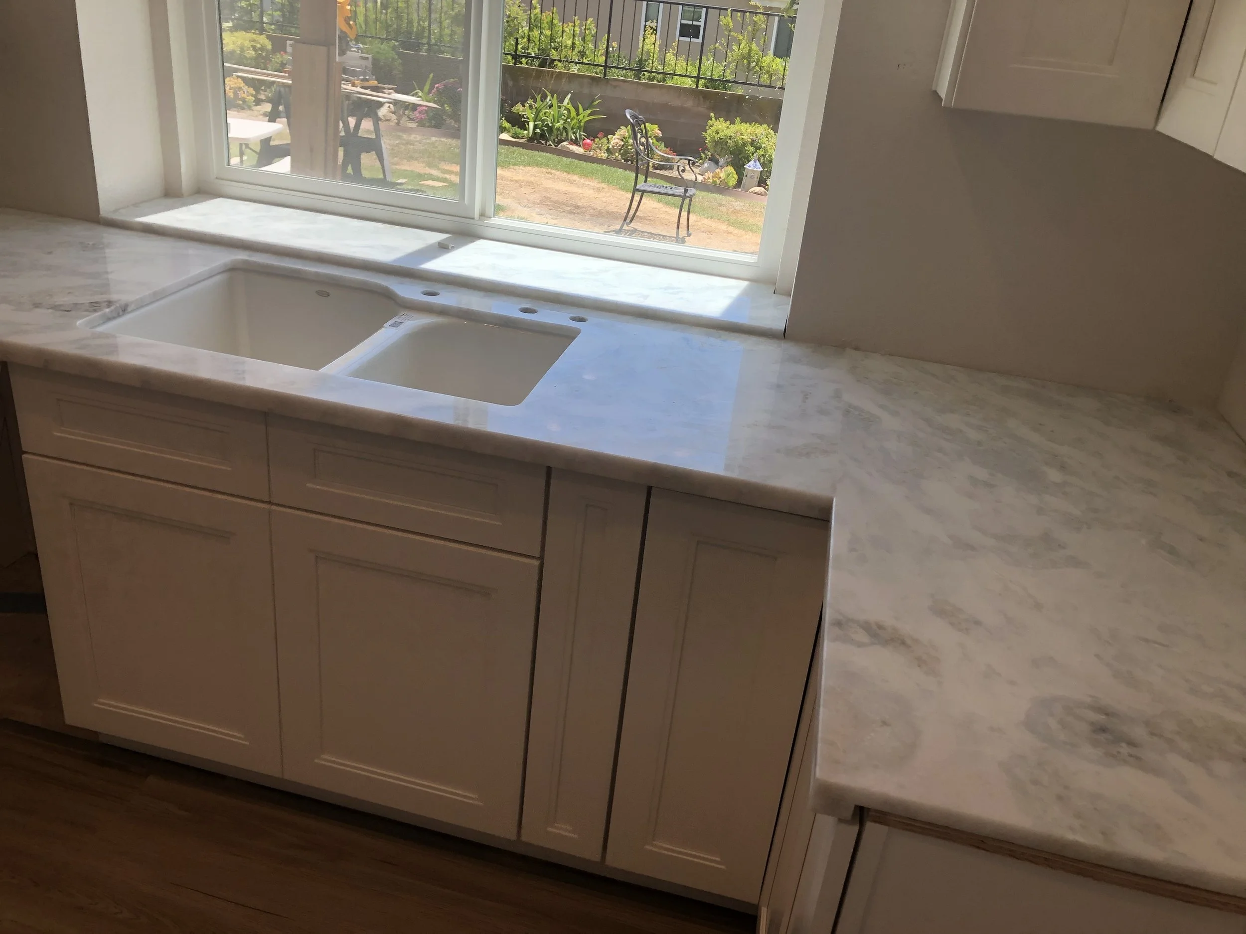 Snow — Granite & Cabinet Depot