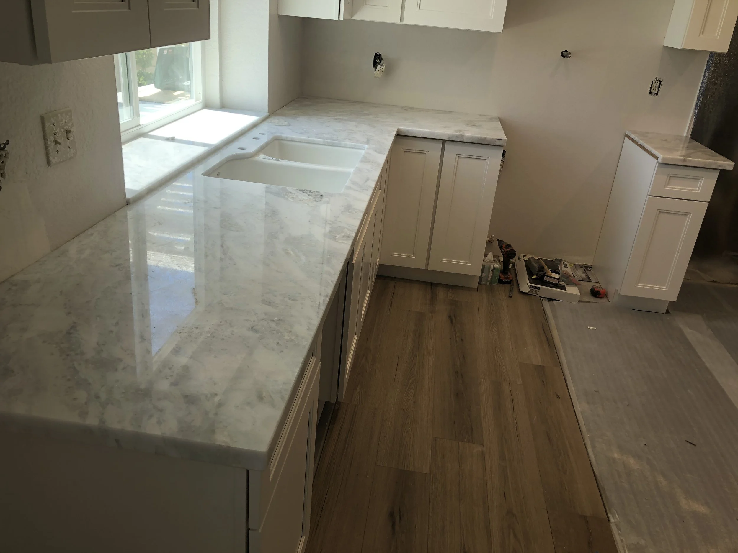 Snow — Granite & Cabinet Depot