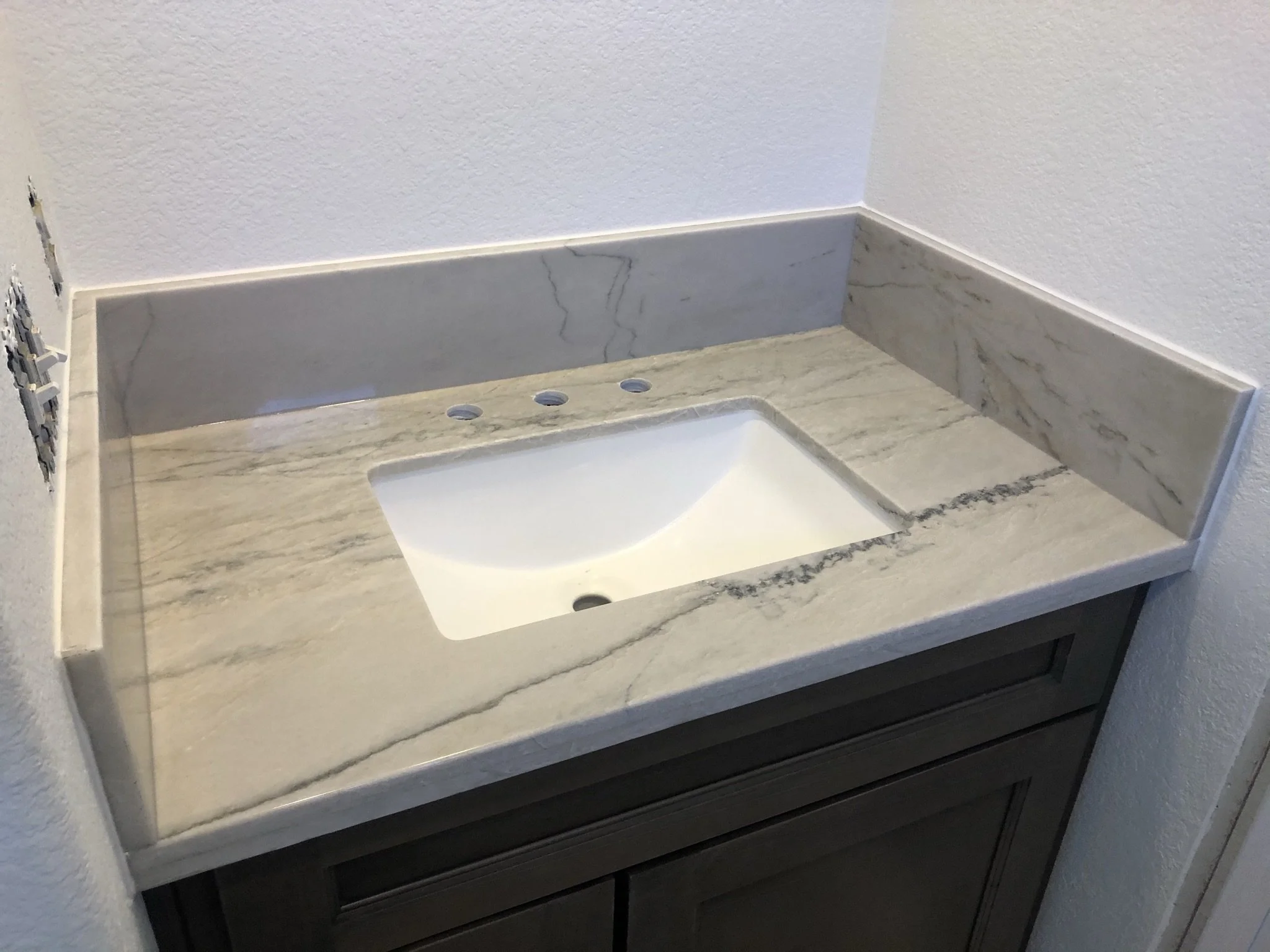 Calacatta Quartzite — Granite & Cabinet Depot