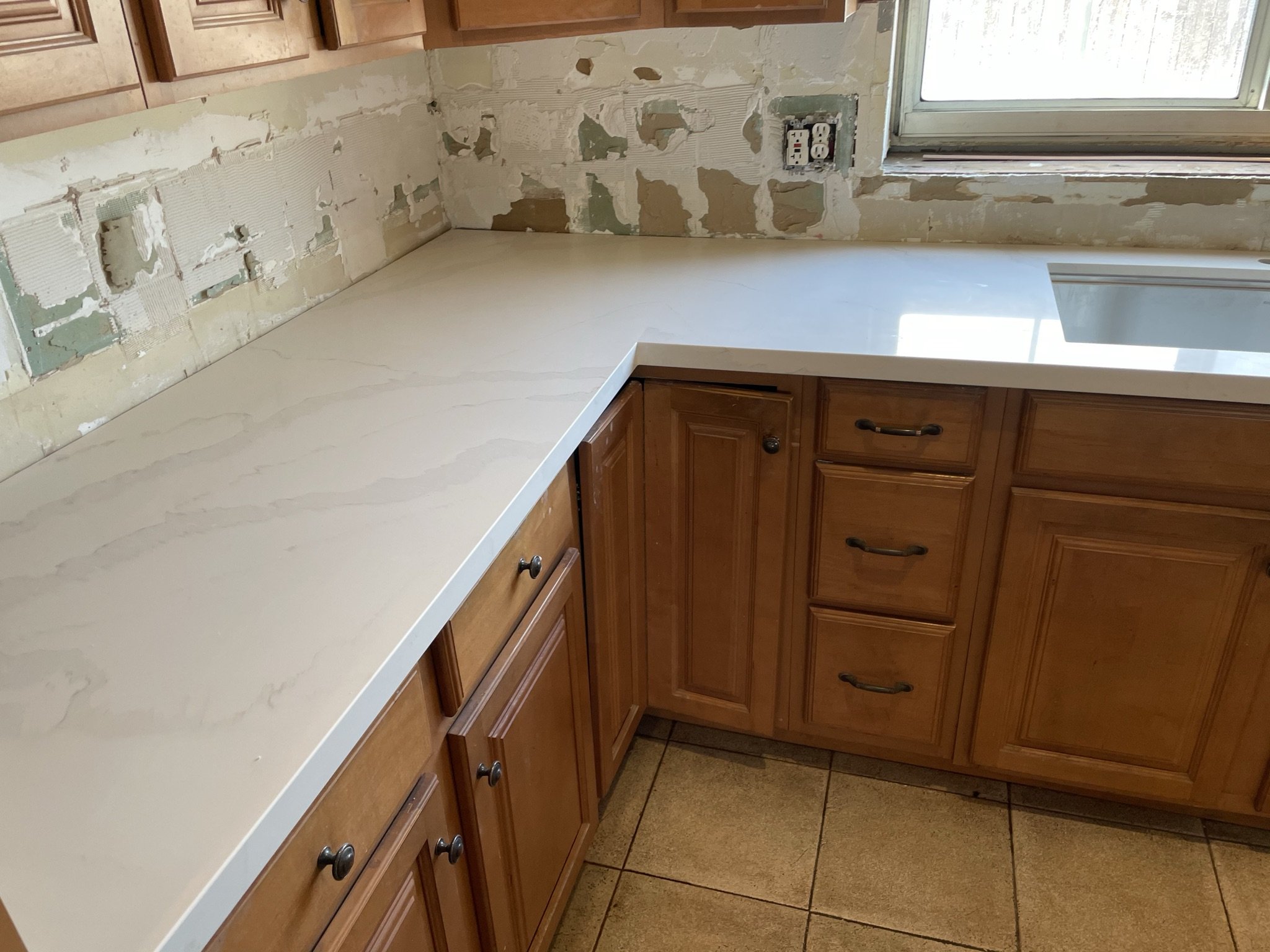 White Sahara — Granite & Cabinet Depot