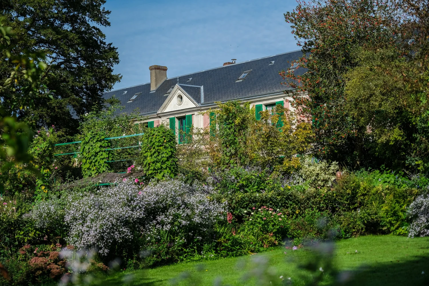 Self-Reflection at Giverny — Tuljak! Travel Blog