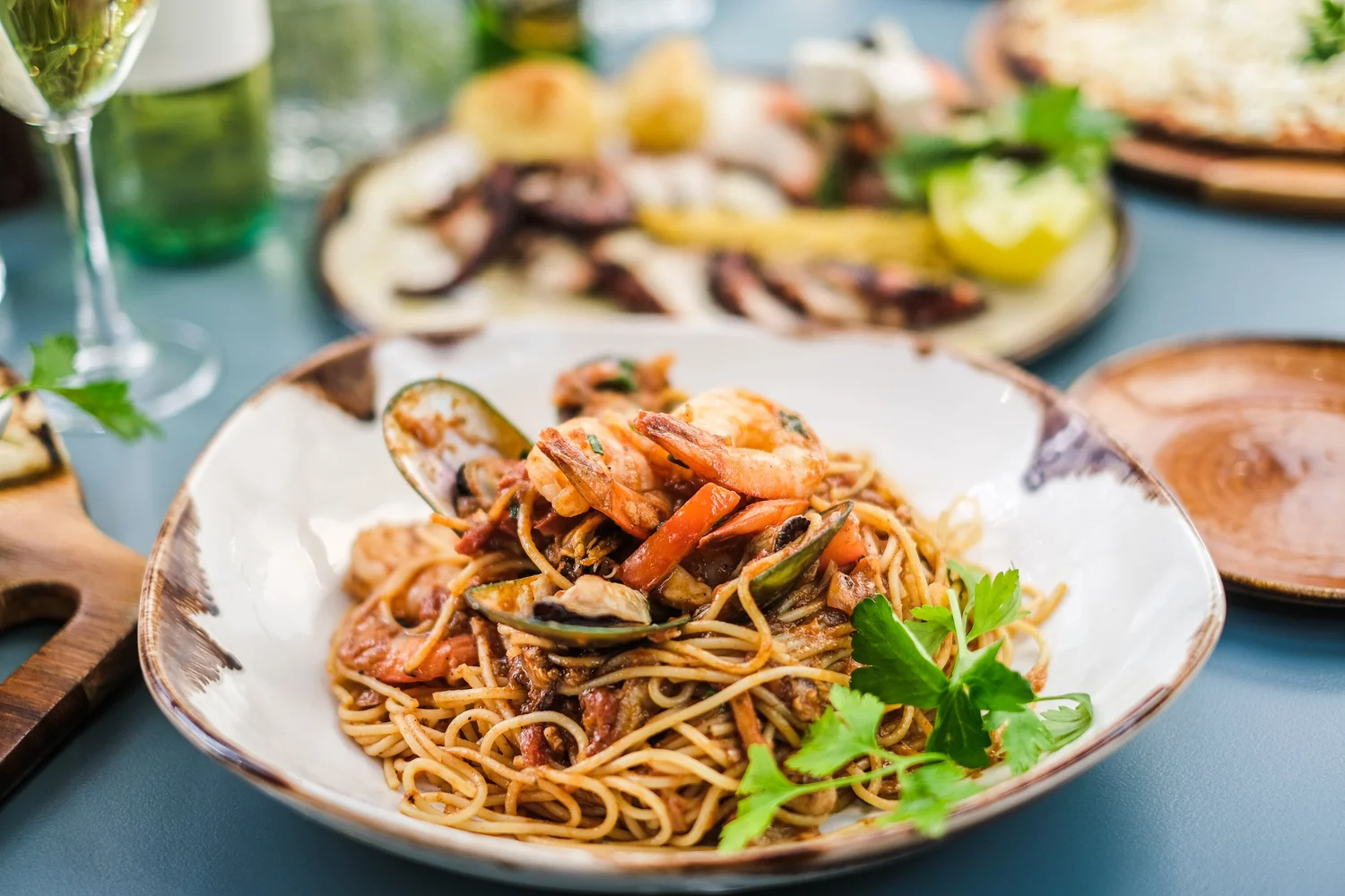 Eat & Drink — Hellenic Club