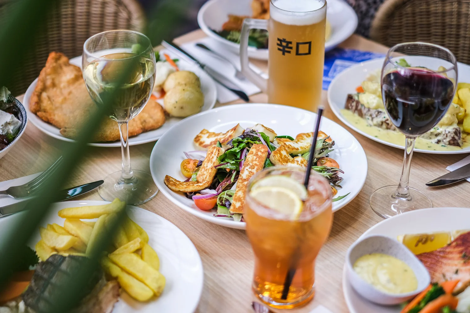 Eat & Drink — Hellenic Club