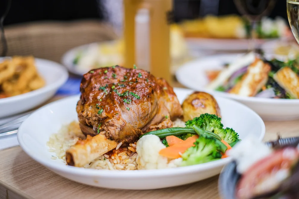Eat & Drink — Hellenic Club