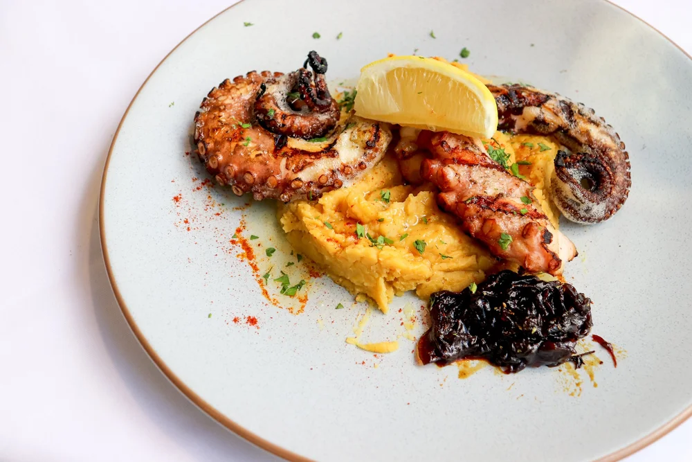 Eat & Drink — Hellenic Club