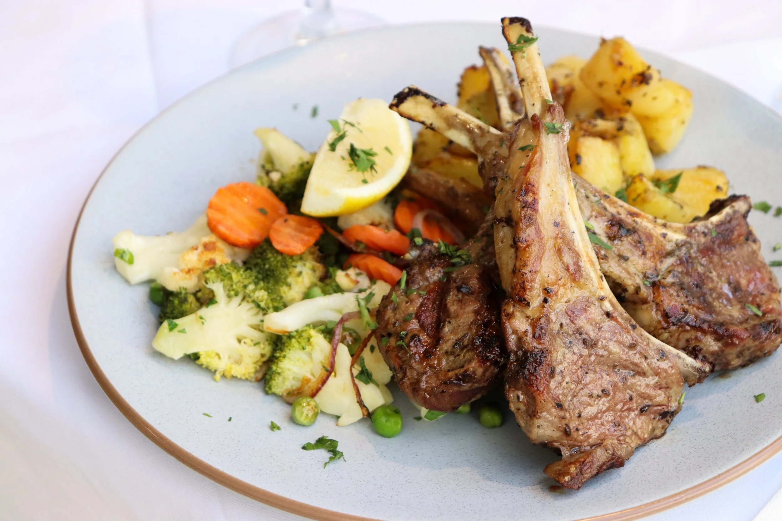 Eat & Drink — Hellenic Club
