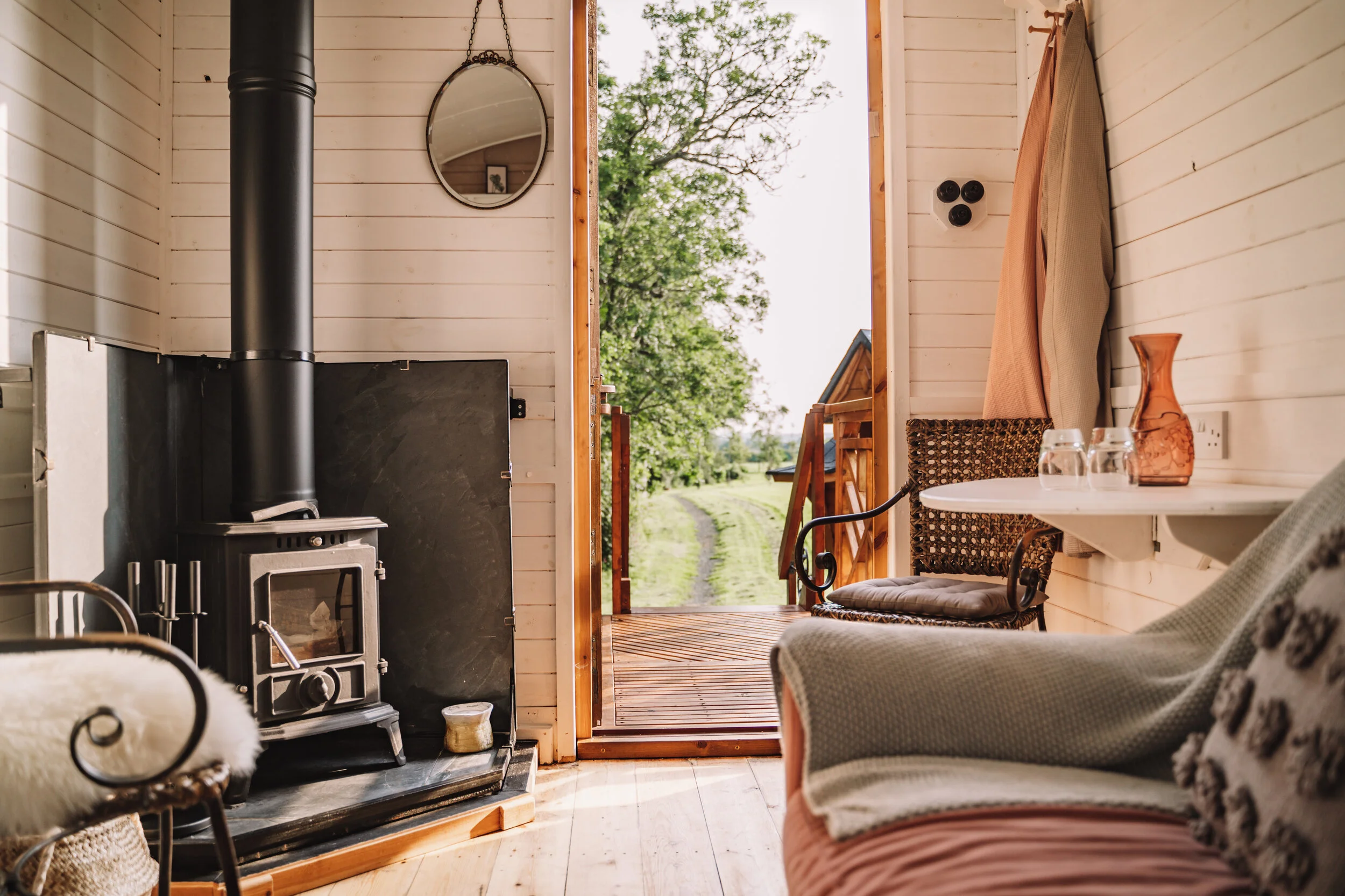 Luxury Shepherds Hut Glamping Accommodation North Wales - Pentre Pandy