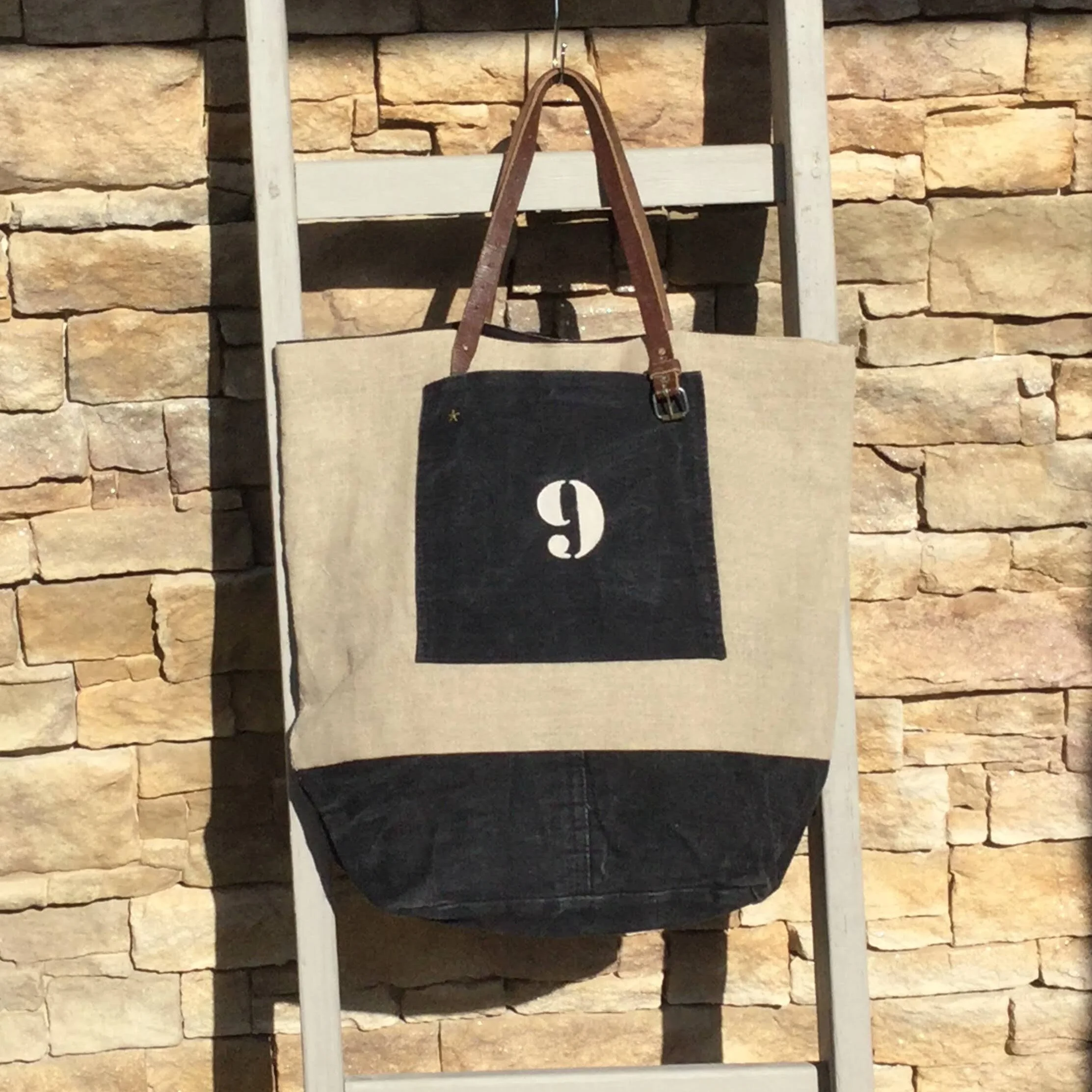 Sac Poste beige croix cuir — Love at Home