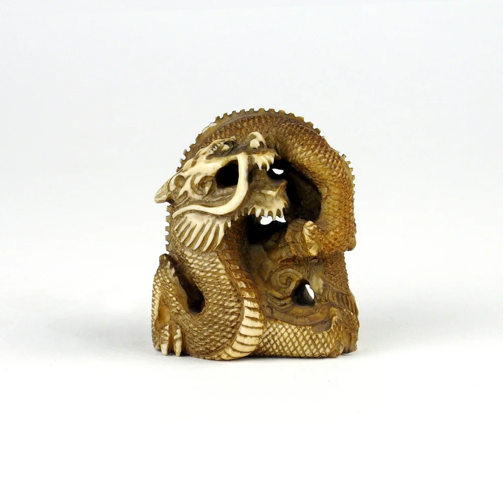 Nos netsuke japonais en ivoire sont à vendre
