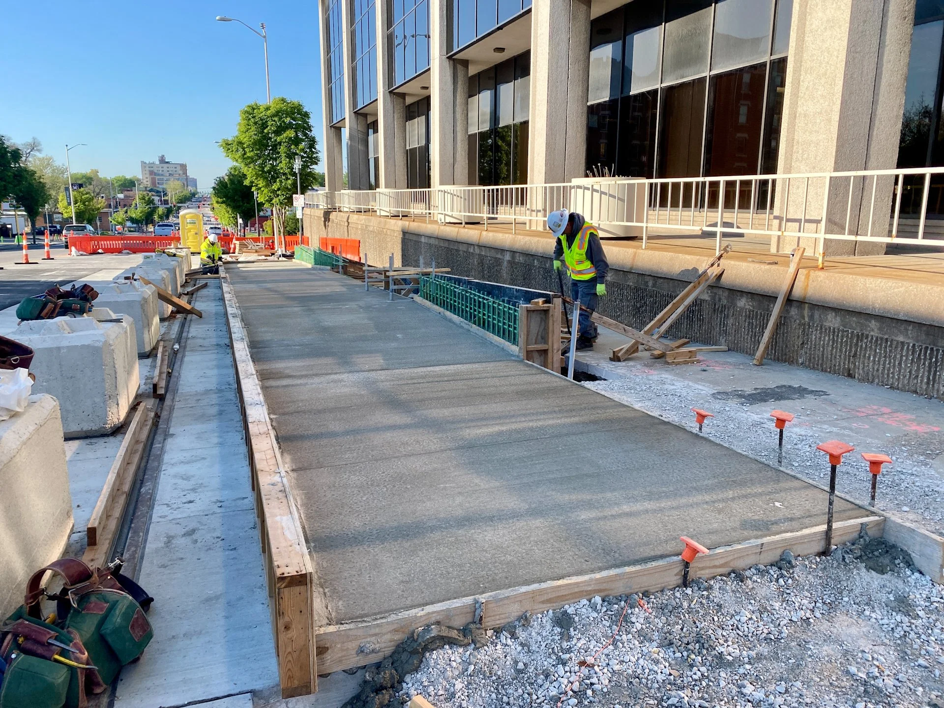 Stages of a Streetcar Stop — Build KC Streetcar