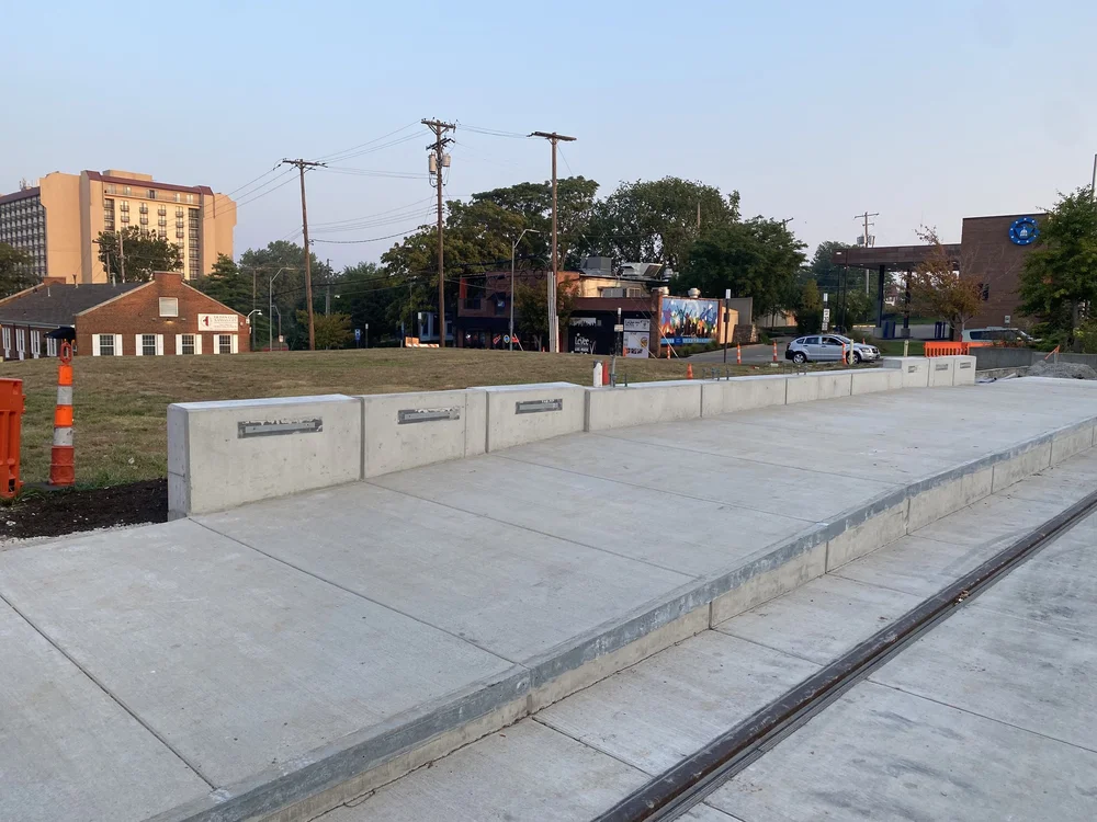 Stages of a Streetcar Stop — Build KC Streetcar
