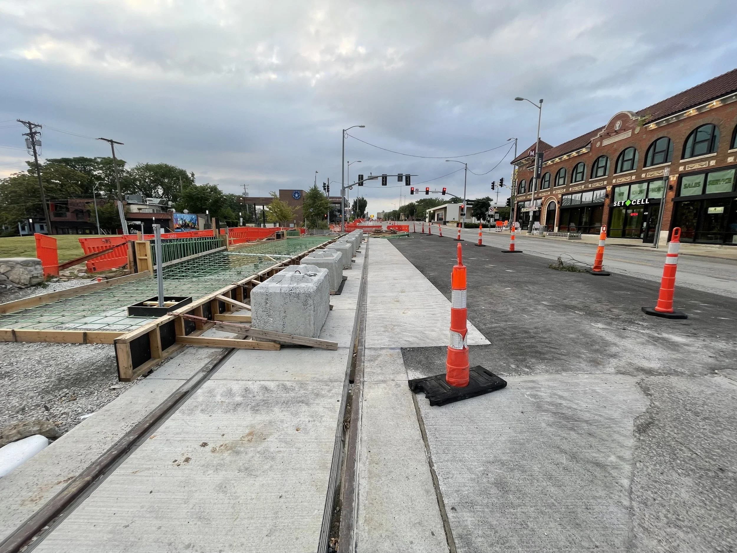 Stages of a Streetcar Stop — Build KC Streetcar