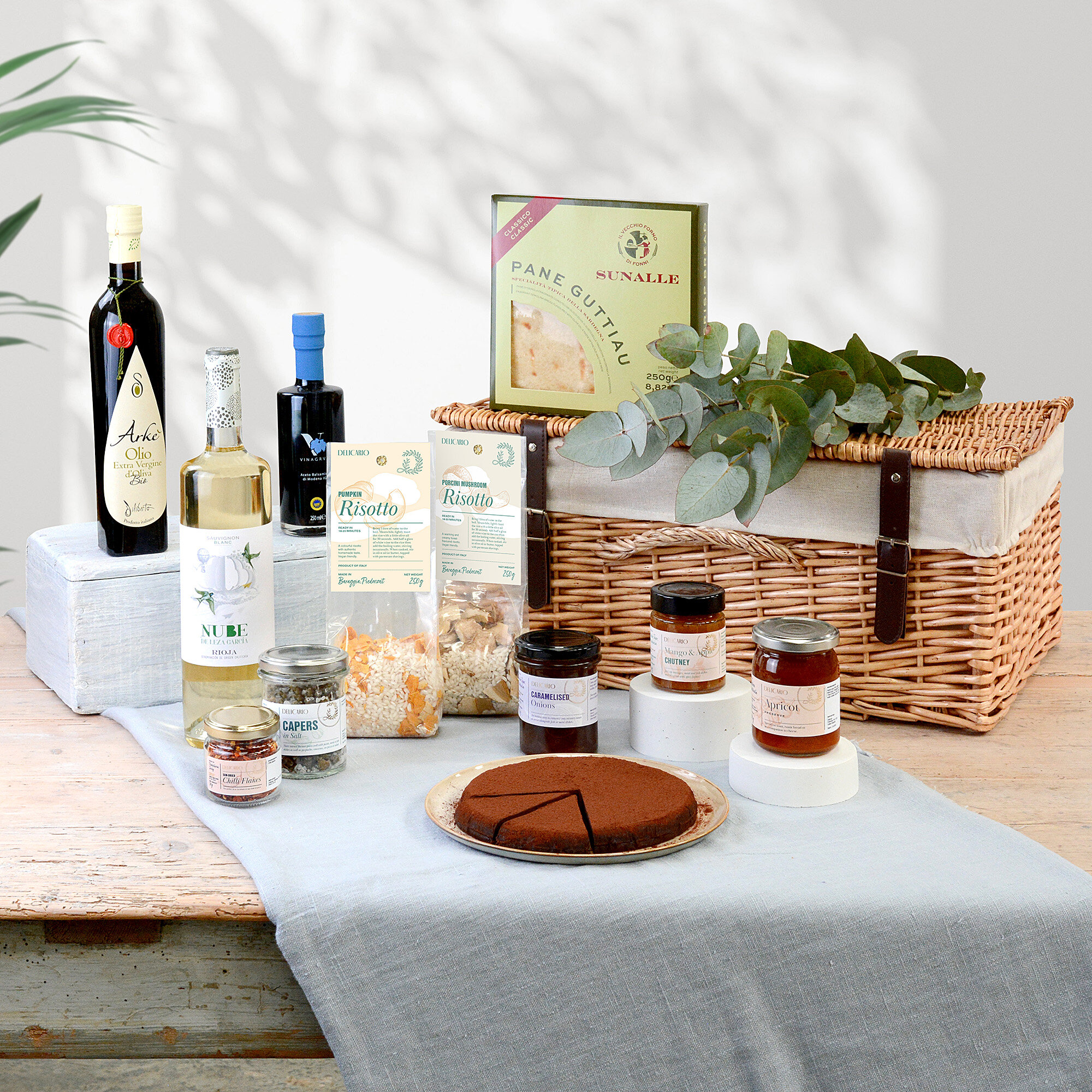 Hampers & Gifts — Delicario