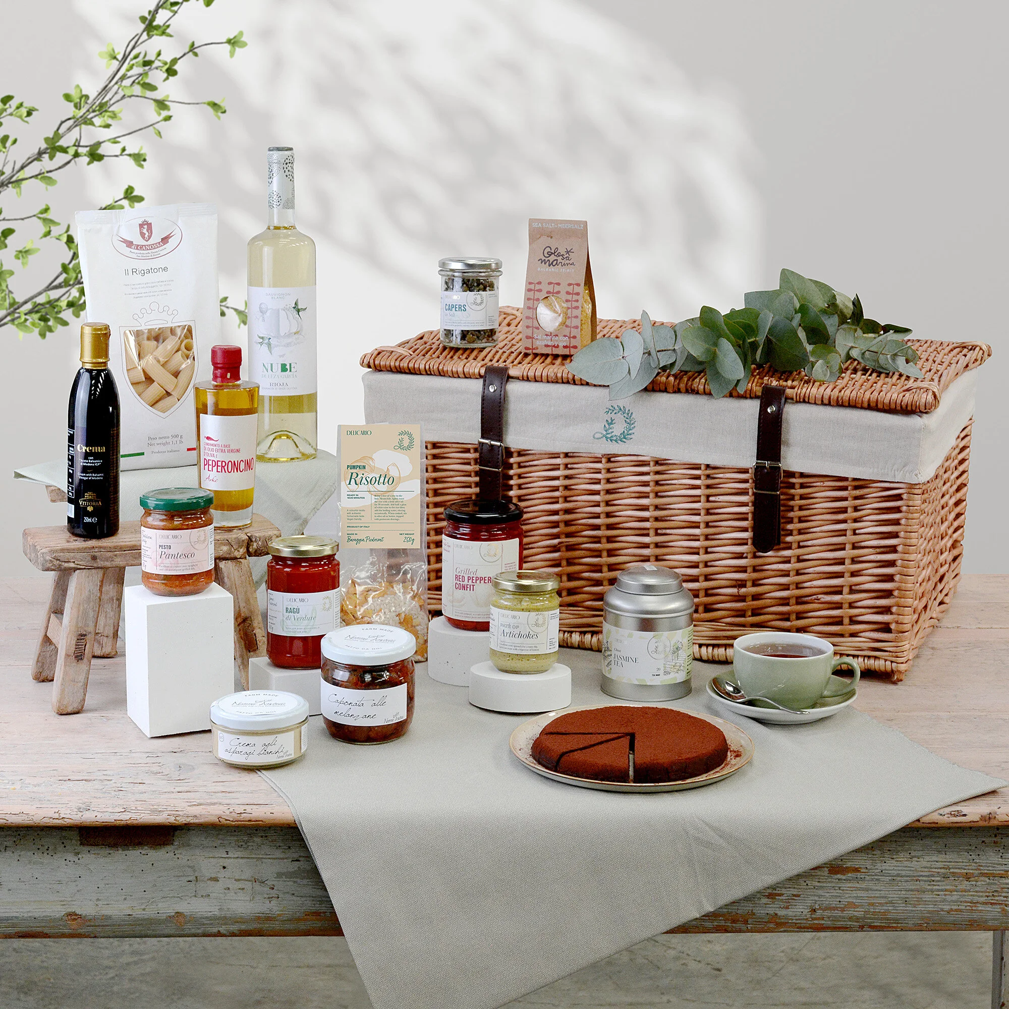 Hampers & Gifts — Delicario