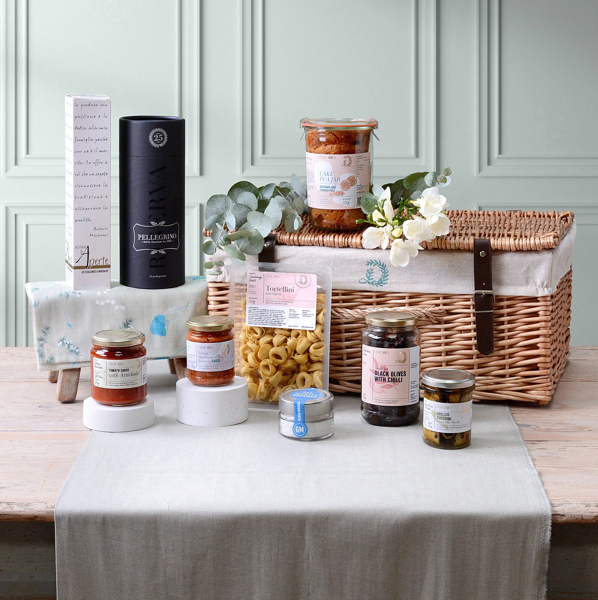 Hampers & Gifts — Delicario