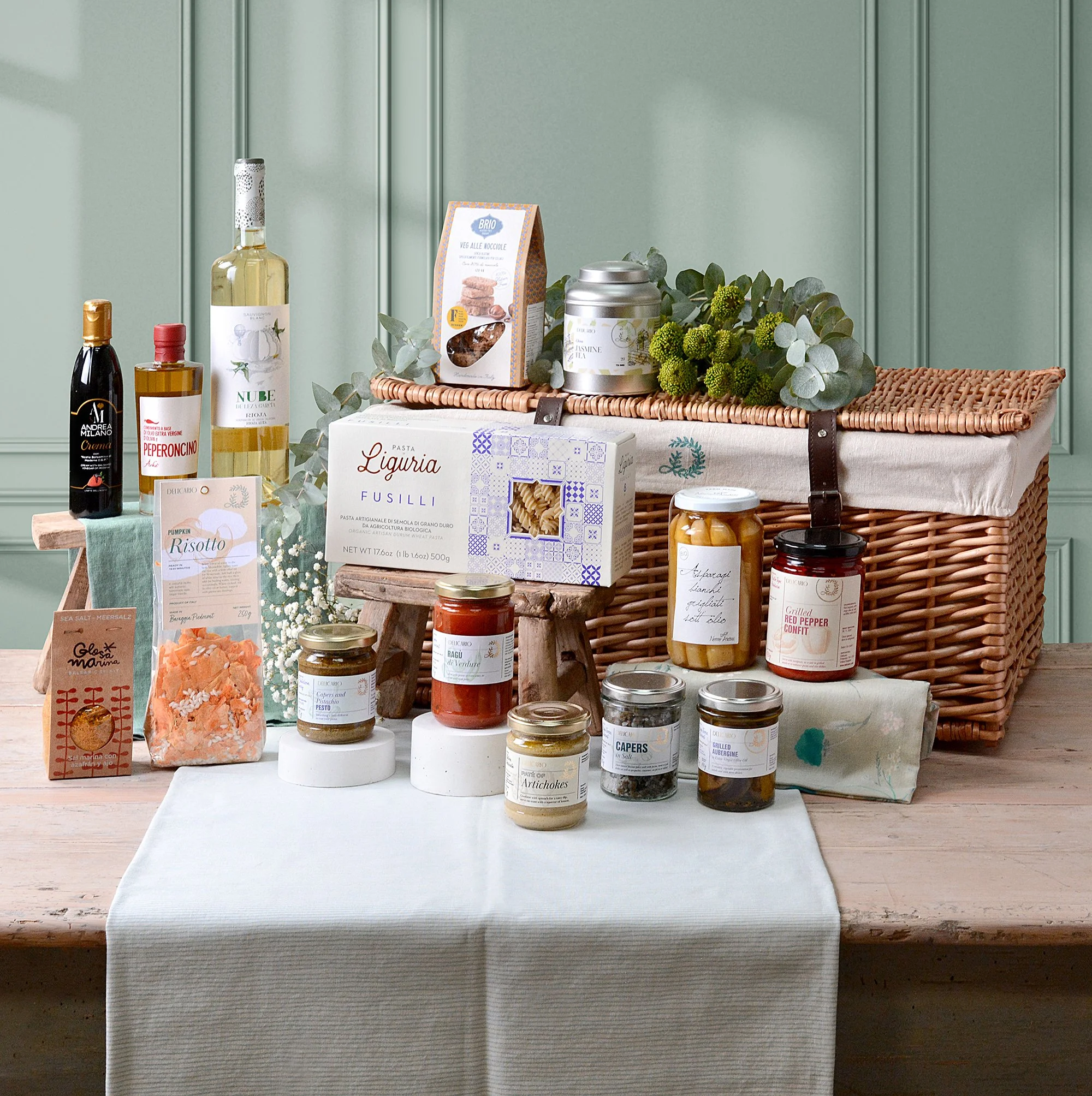 Hampers & Gifts — Delicario