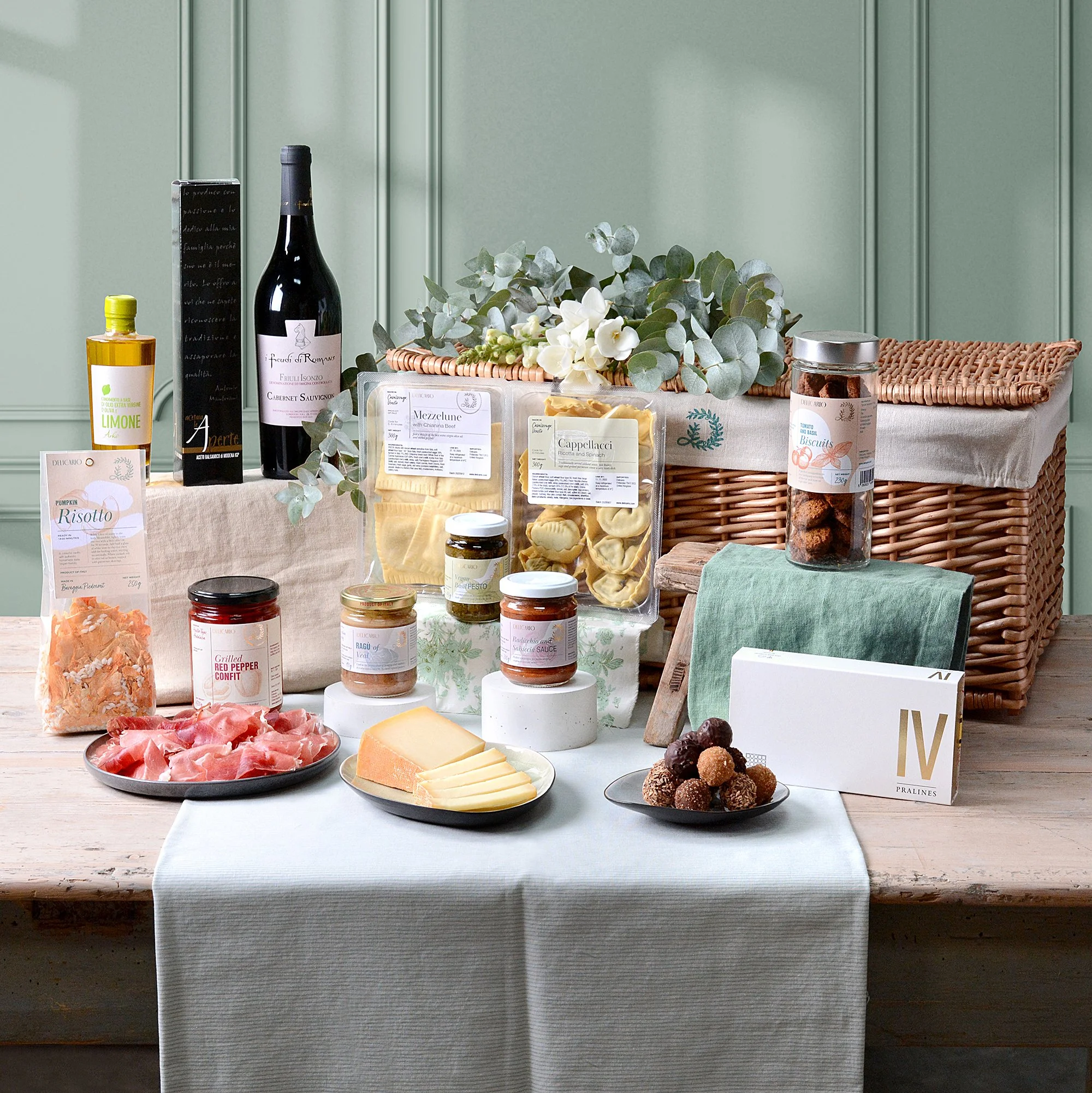 Hampers & Gifts — Delicario