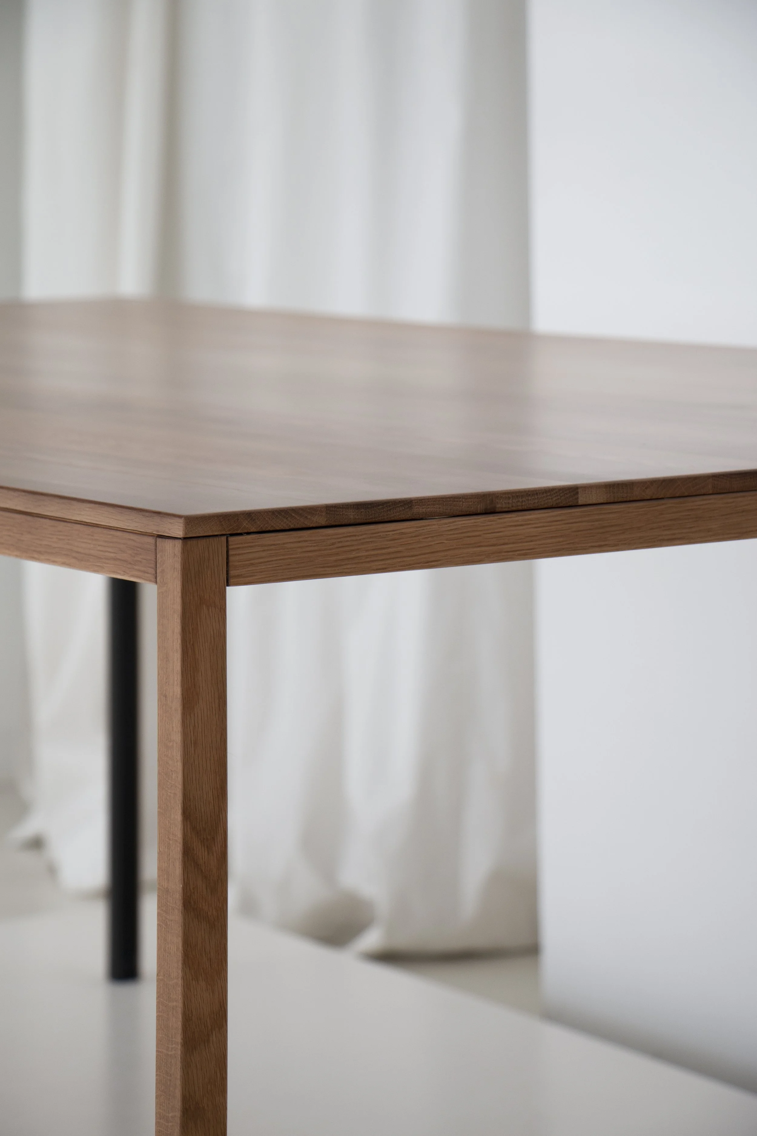 Bica table - Branca Lisboa