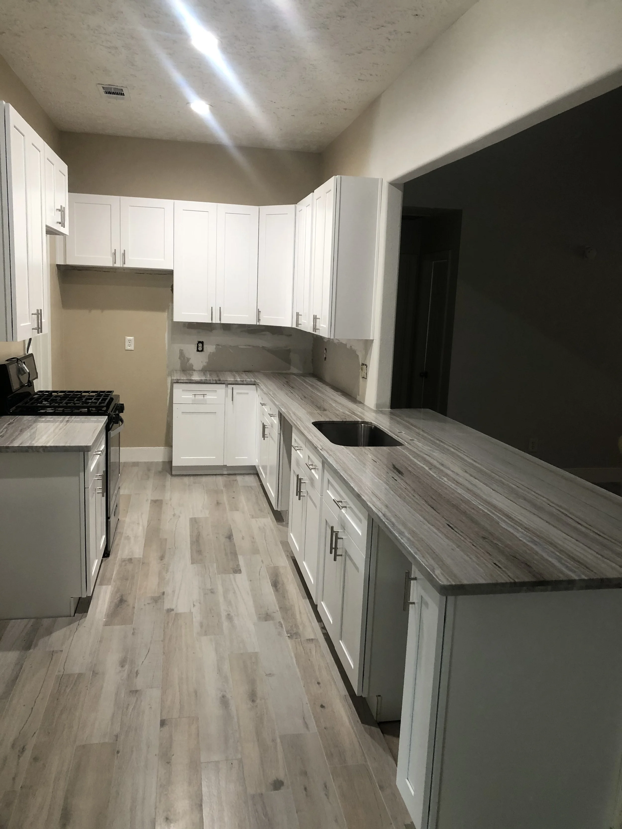 White Fantasy Quartzite Countertops Houston & Austin | iGranite ...