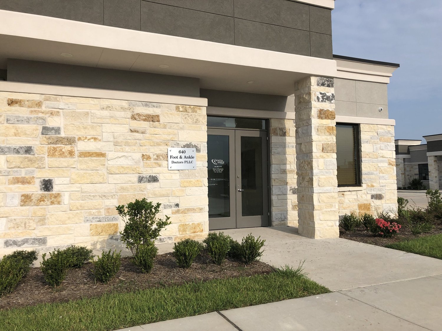 Foot and Ankle Doctors at Houston: Dhvanil K. Thakor — Contact Us