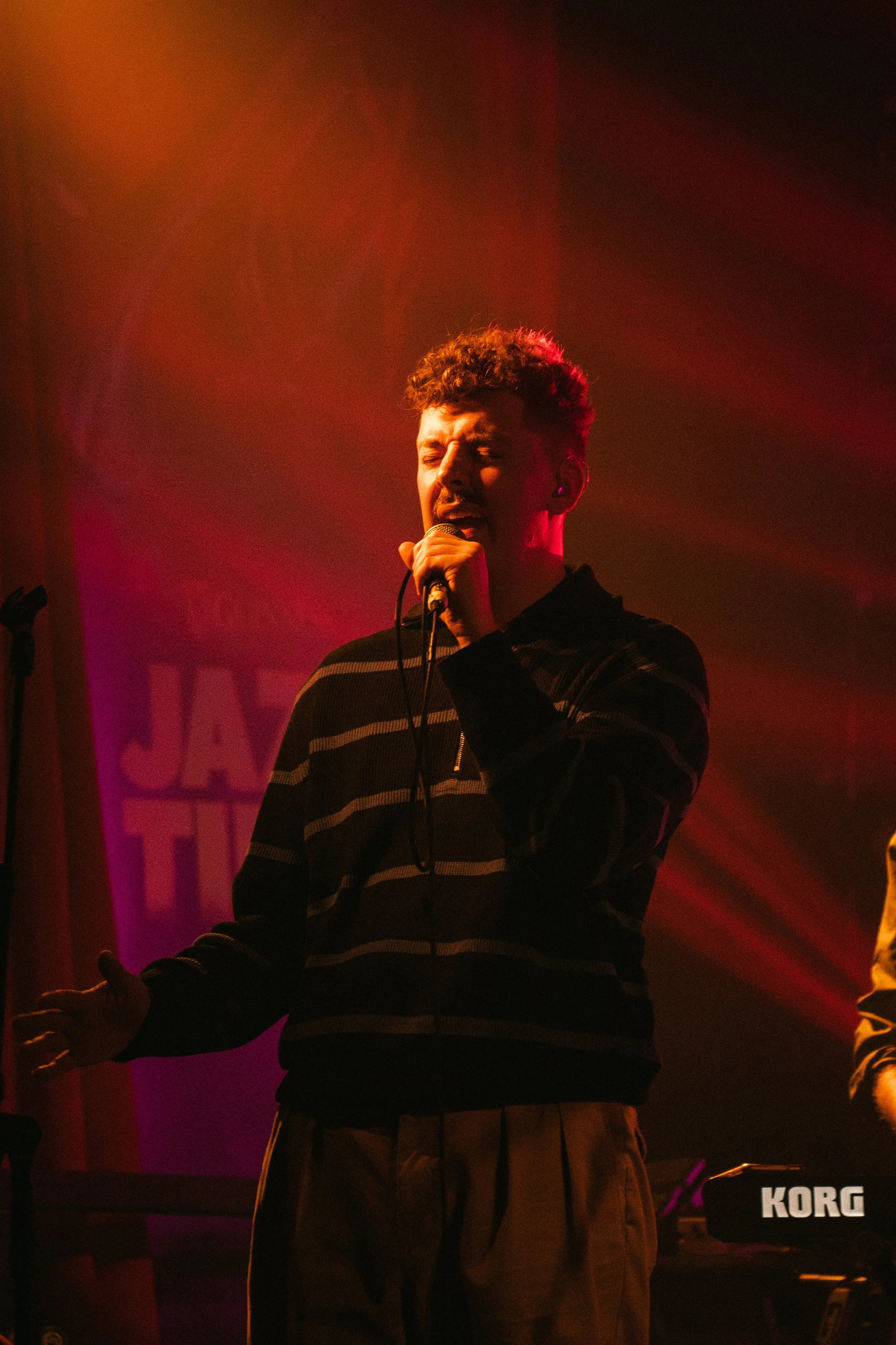 jarjarjr