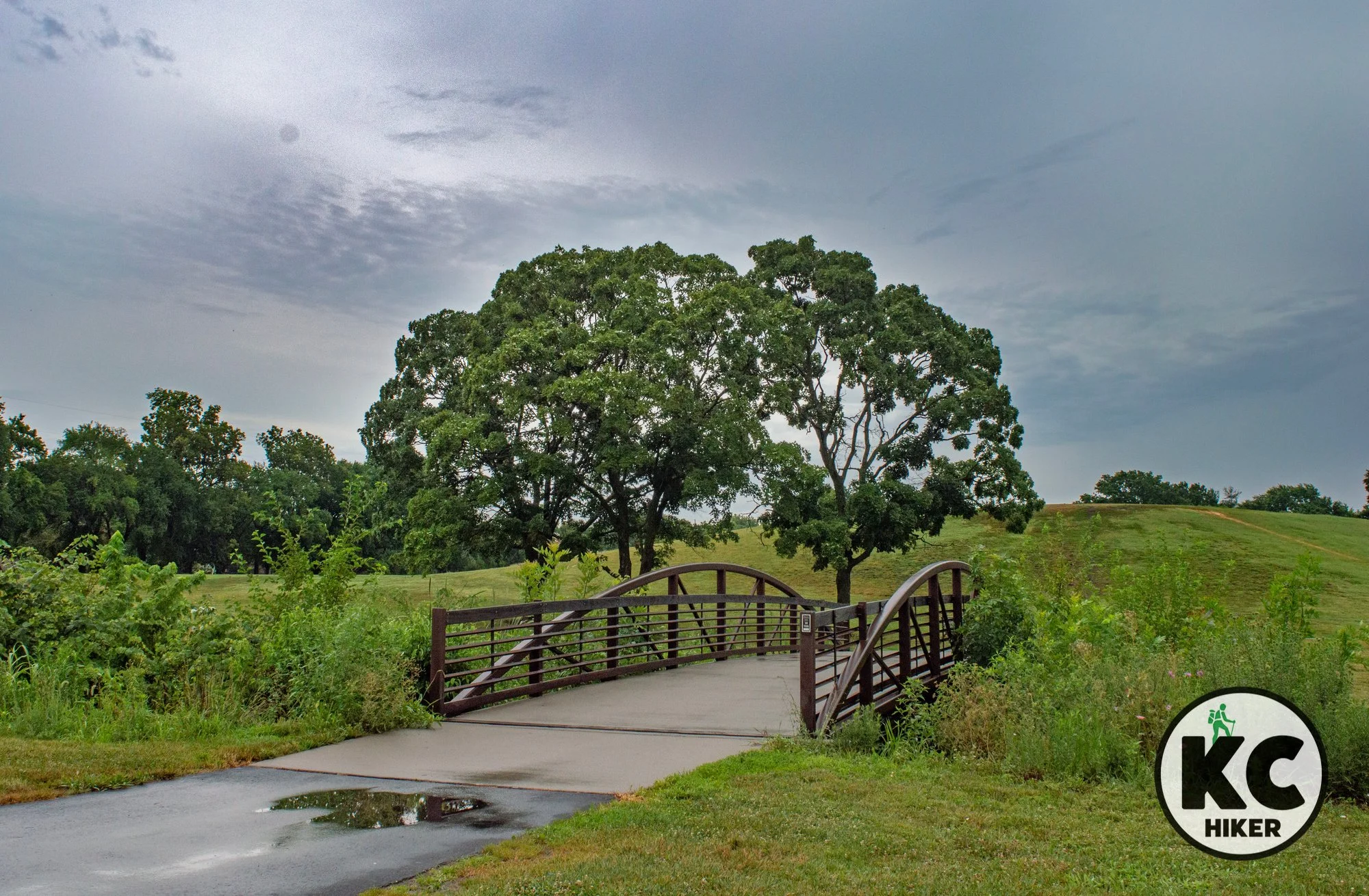Meadowbrook Park offers 80 acres of suburban splendor - KC Hiker