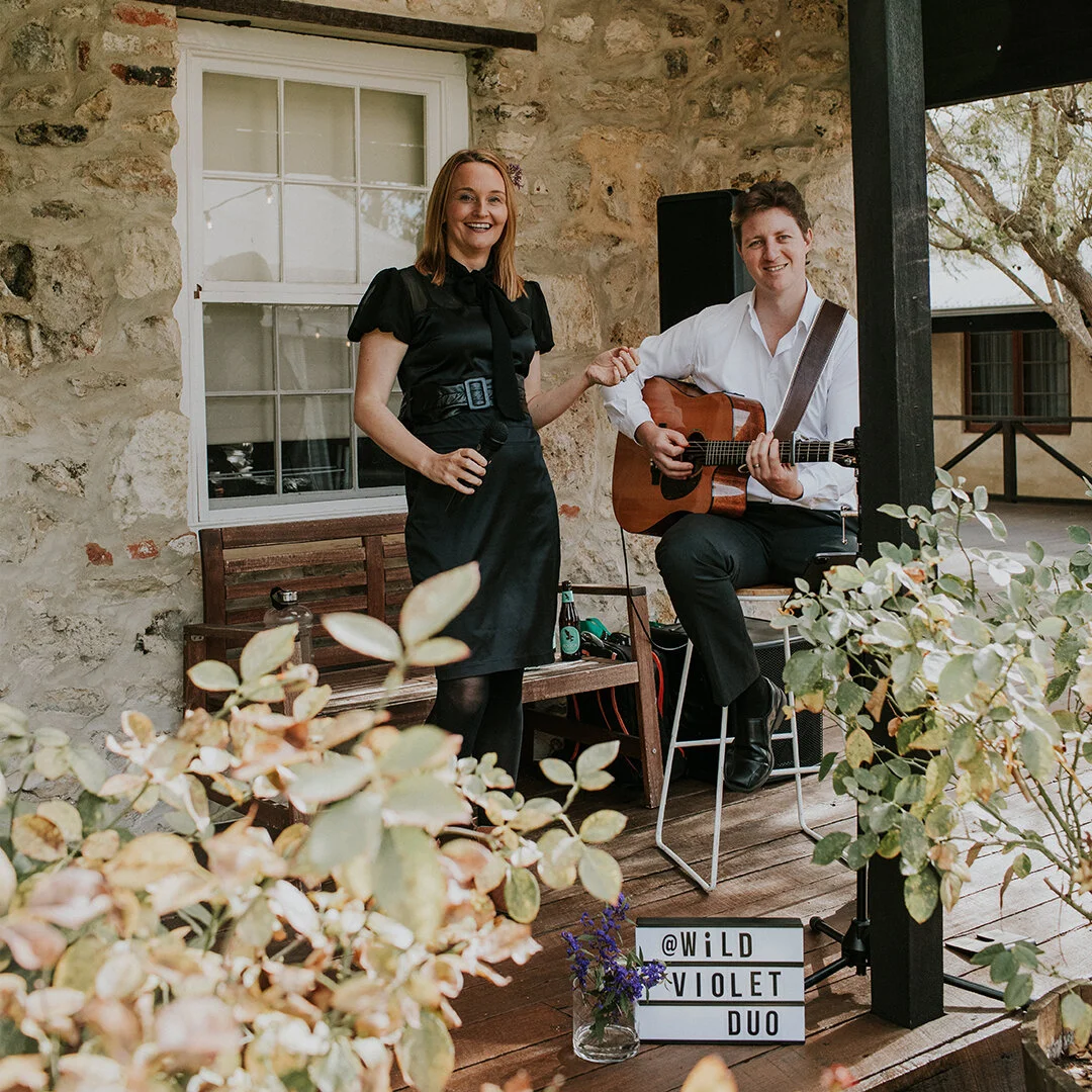 Live Artists — The Wedding Dj