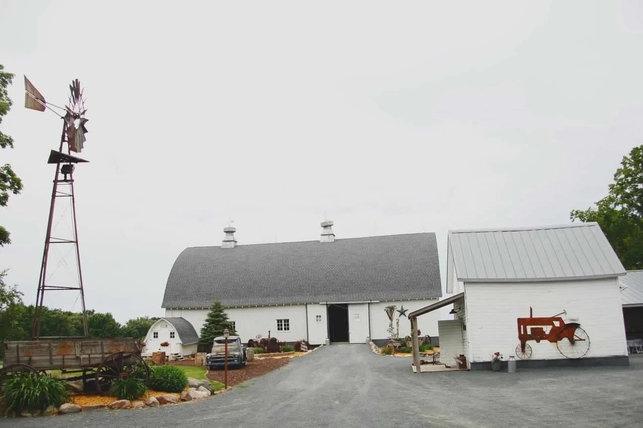 15 Best Barn and Rustic Wedding Venues in Minnesota (For 2026 ...