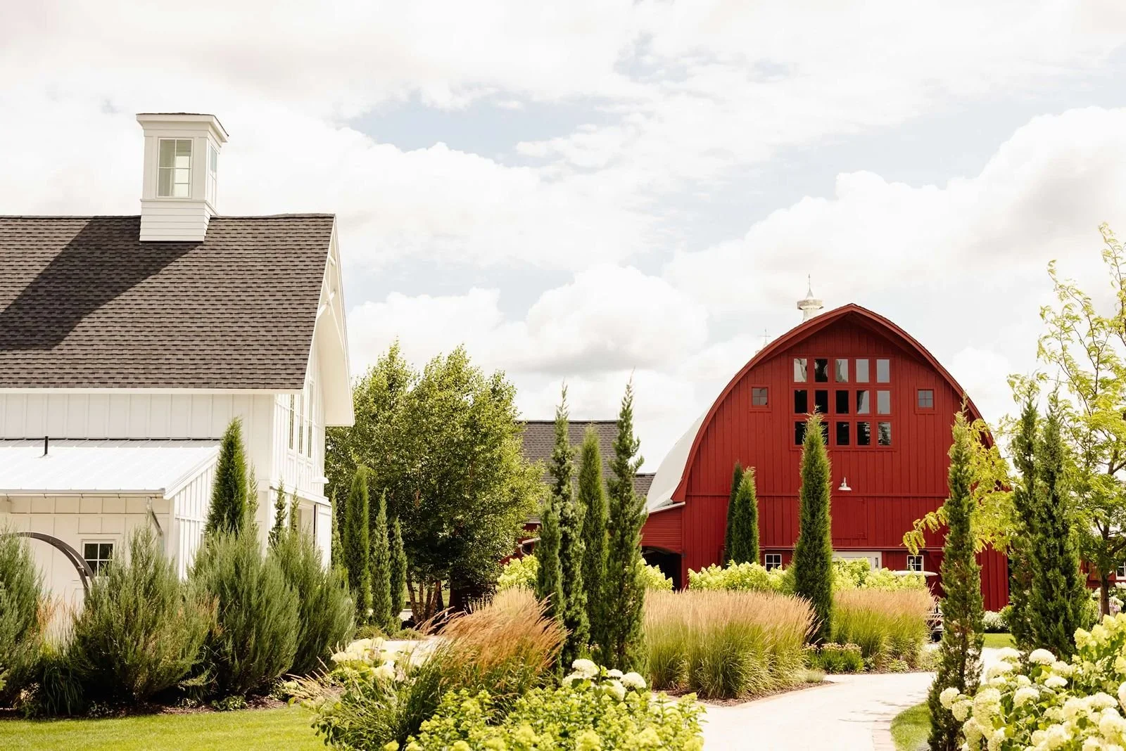 15 Best Barn and Rustic Wedding Venues in Minnesota (For 2026 ...