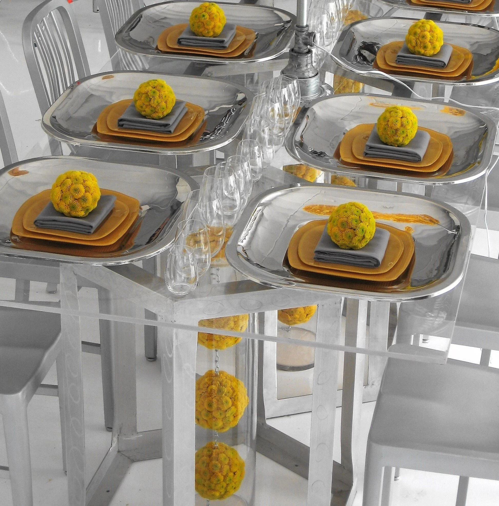 CORPORATE & RESTAURANT DECOR/DESIGN — Bouquets & Beyond