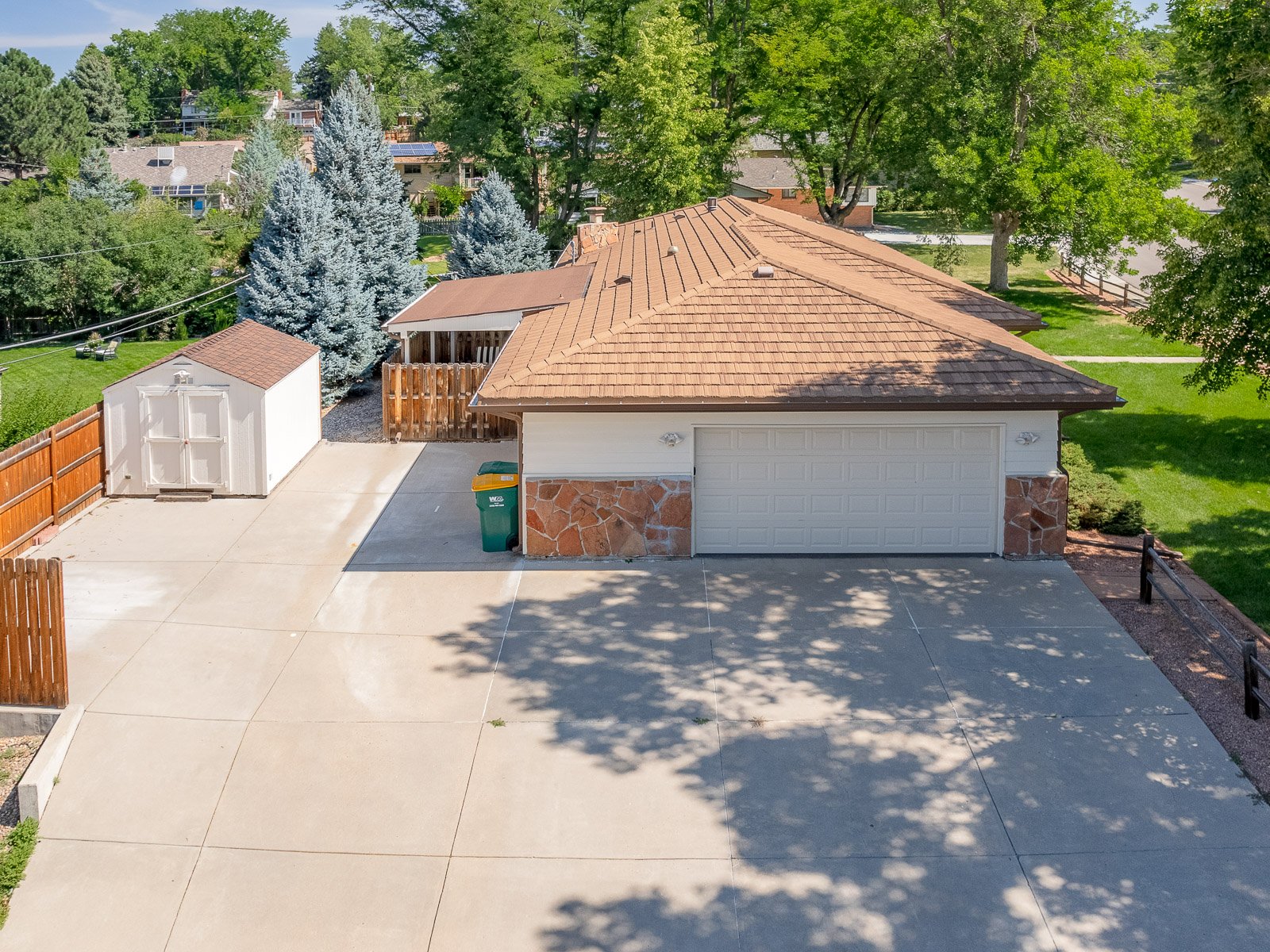 2155 Union Drive — Lefties Lens