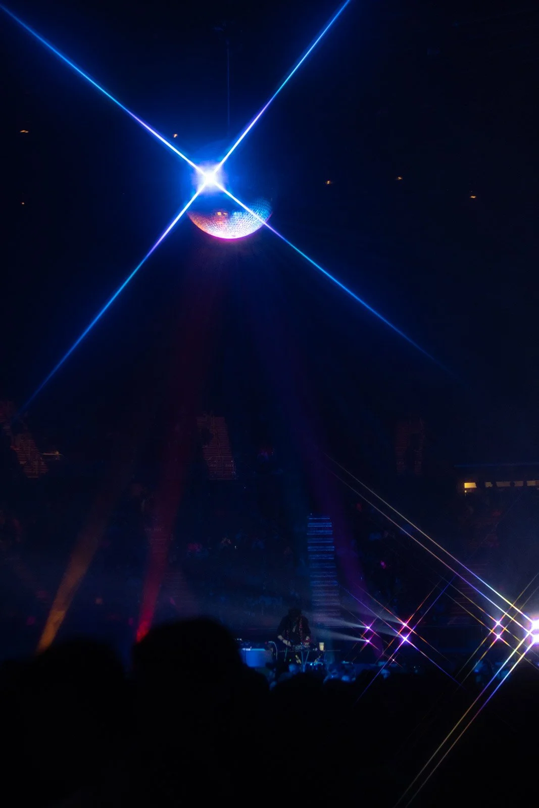 ARCADE FIRE ATTEMPTS TO ENCHANT THE FORUM AMID SEXUAL MISCONDUCT ...