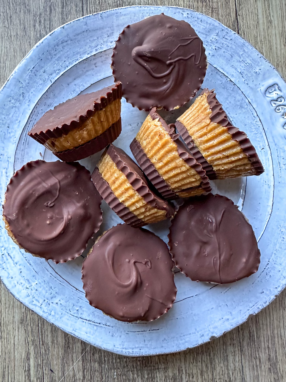 HOMEMADE (PROTEIN PACKED) REESE'S PEANUT BUTTER CUPS — Healthy Mood SF
