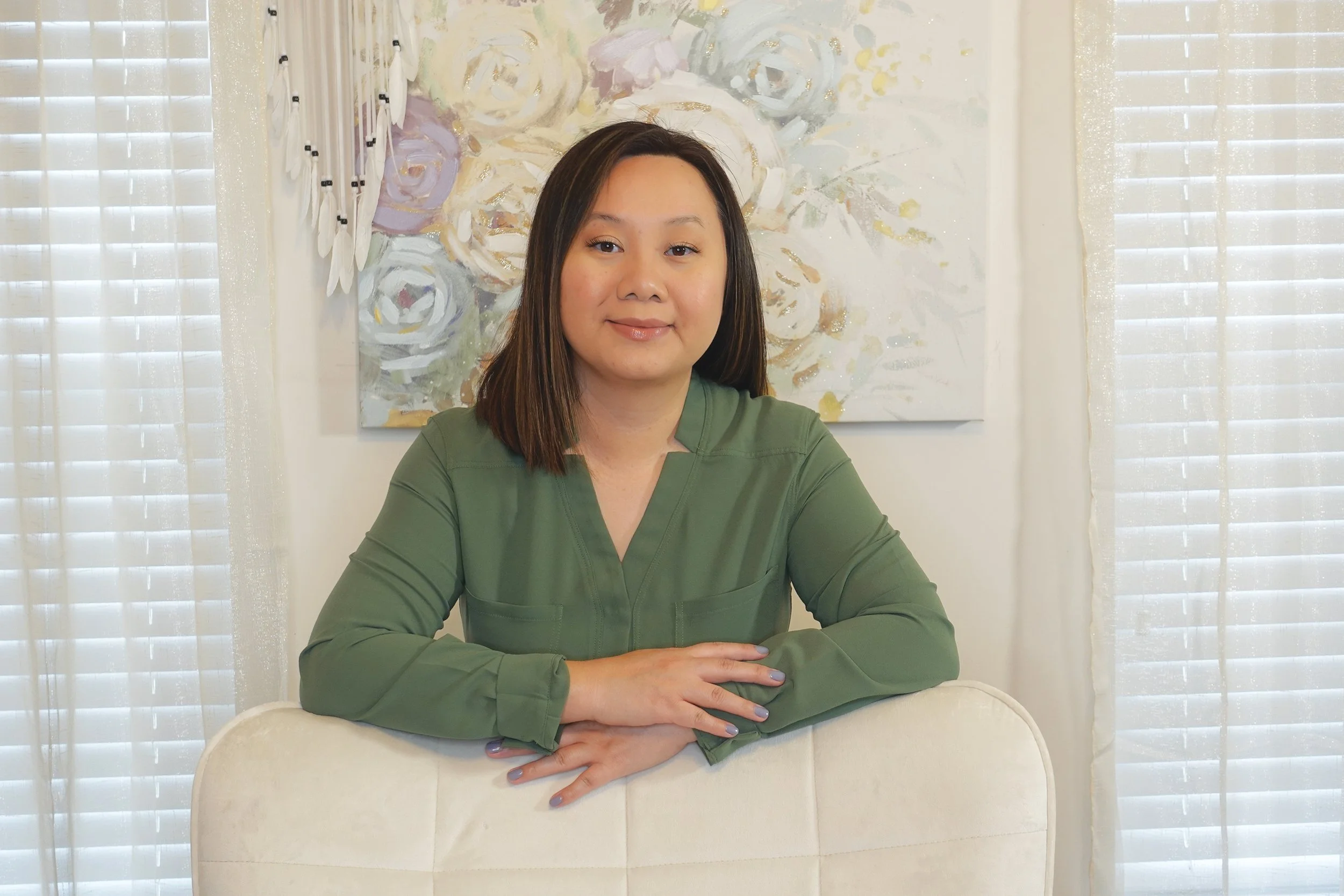 Co-Author of Women Who Dream Linda Yang – Helping First Generation ...