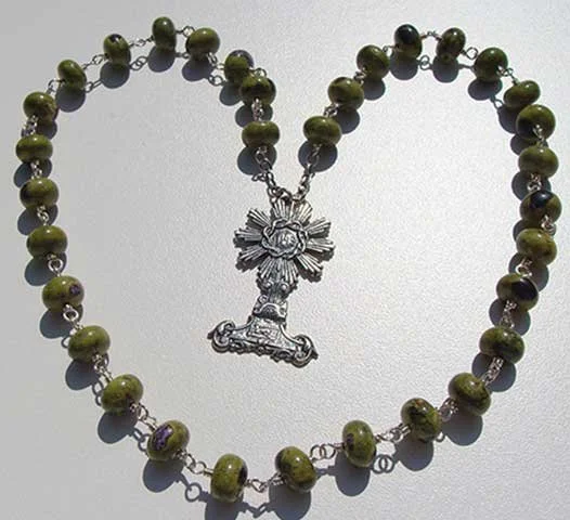 Blessed Sacrament Chaplet — Meinssen Handmade Rosaries
