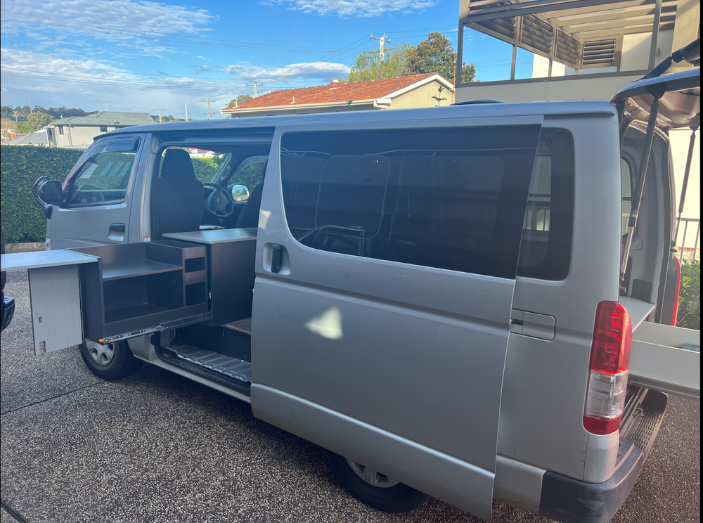 Toyota Hiace — VanLife DIY Fitouts