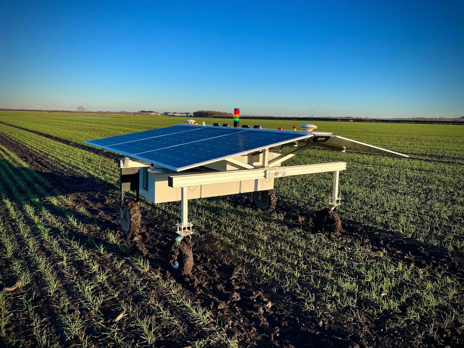 Earth Rover | Weed Control & Scouting Robotic Solutions for Farmers
