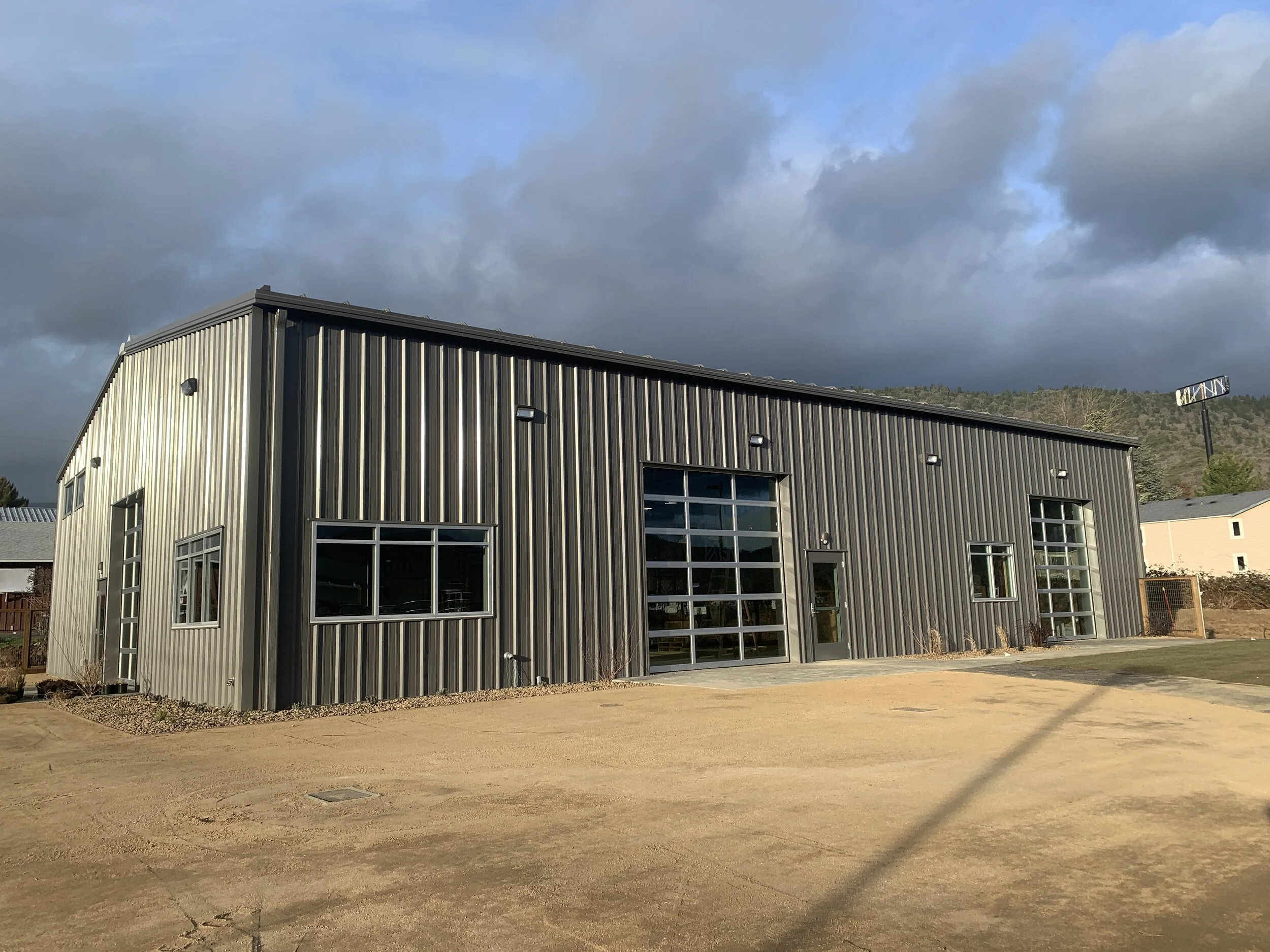 Weekend Beer Company opens 2.5 acre Southern Oregon Taproom and ...