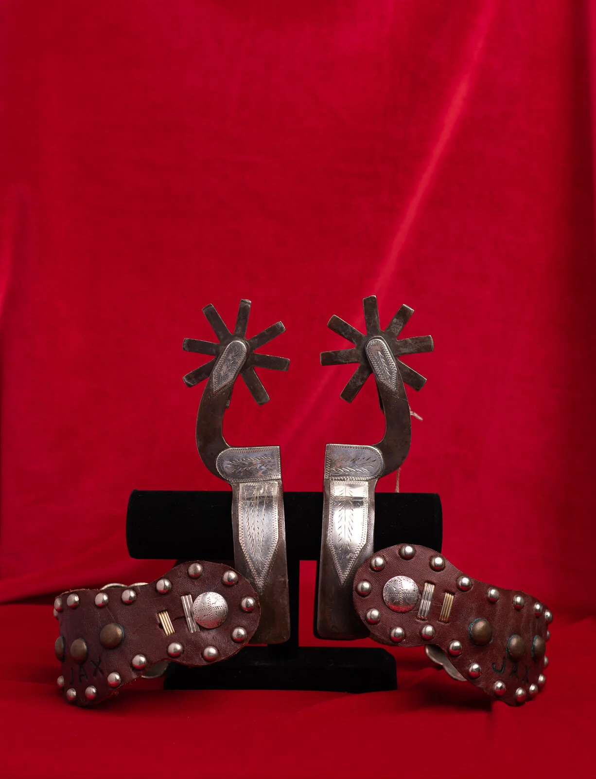 Jim Strait Single Mounted Silver Spurs 1985 F#3168 — Old West Collector