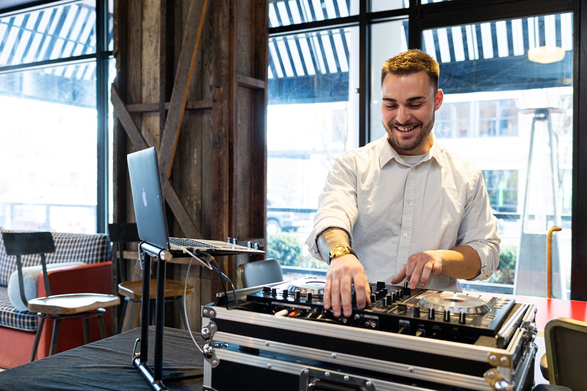 DJ Friends — DJ Hector & IDJ Entertainment