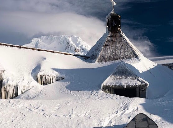 Timberline Lodge Web Cam | Resort Cams | Live Snow Cam