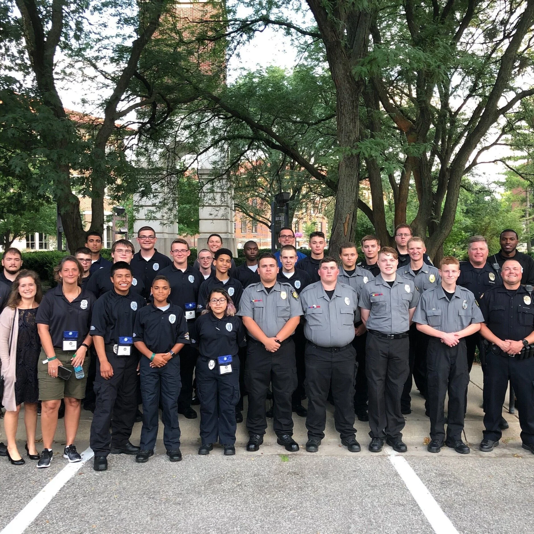 Age 18+ — EXPLORADOOR