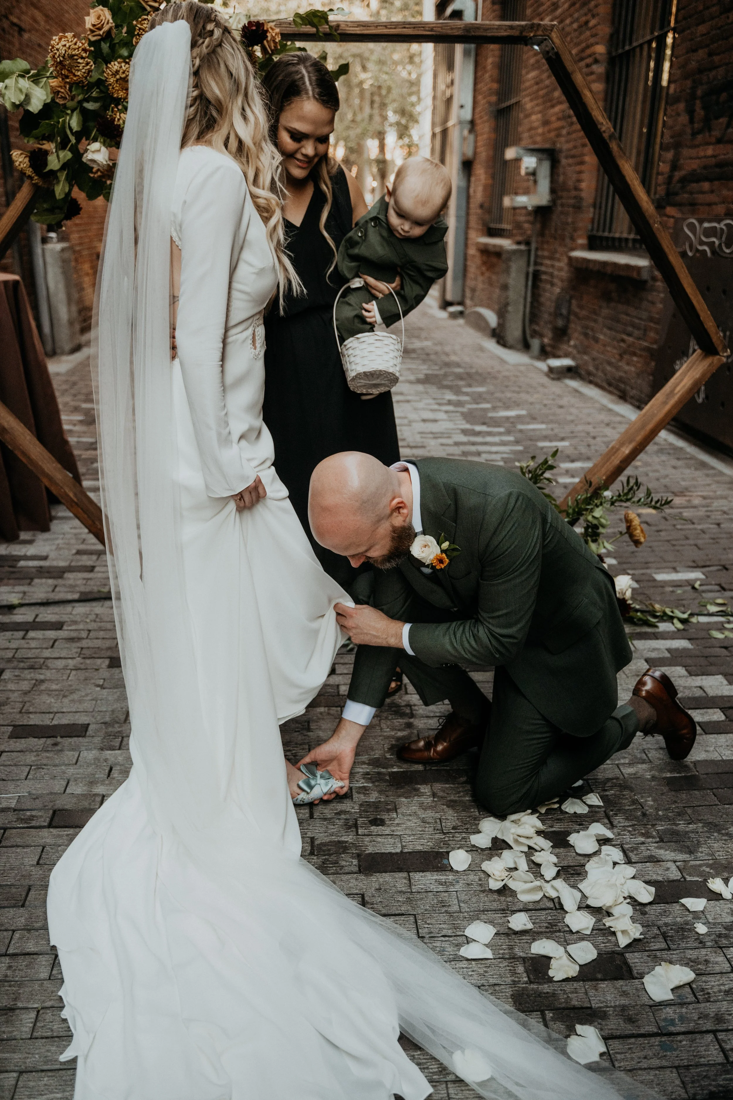 A NOLA-inspired fall wedding at Axis Pioneer Square — The Bubbly Soirée ...