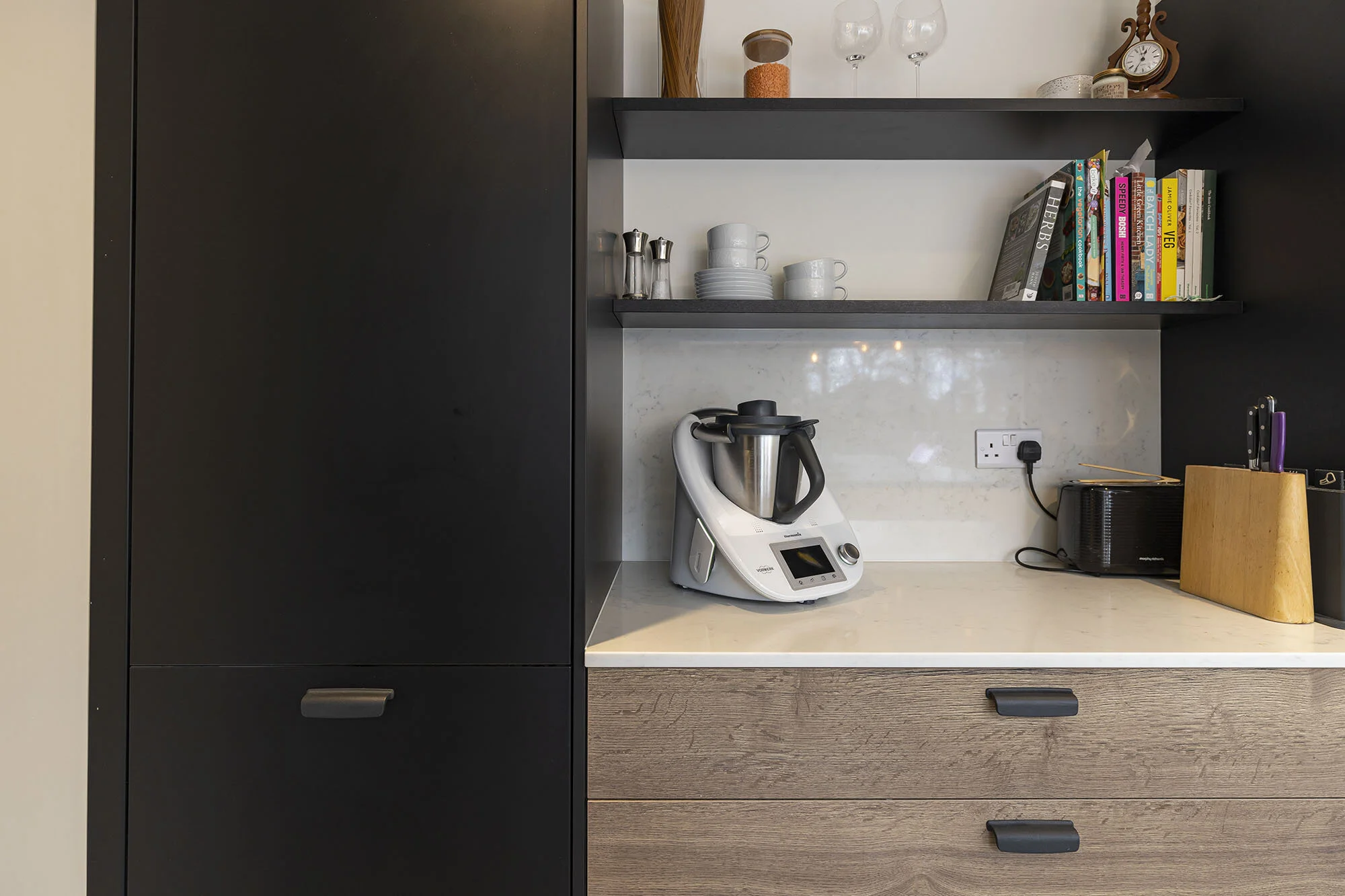 Scandinavian Black and Oak Kitchen in St Albans | Audus Kitchens
