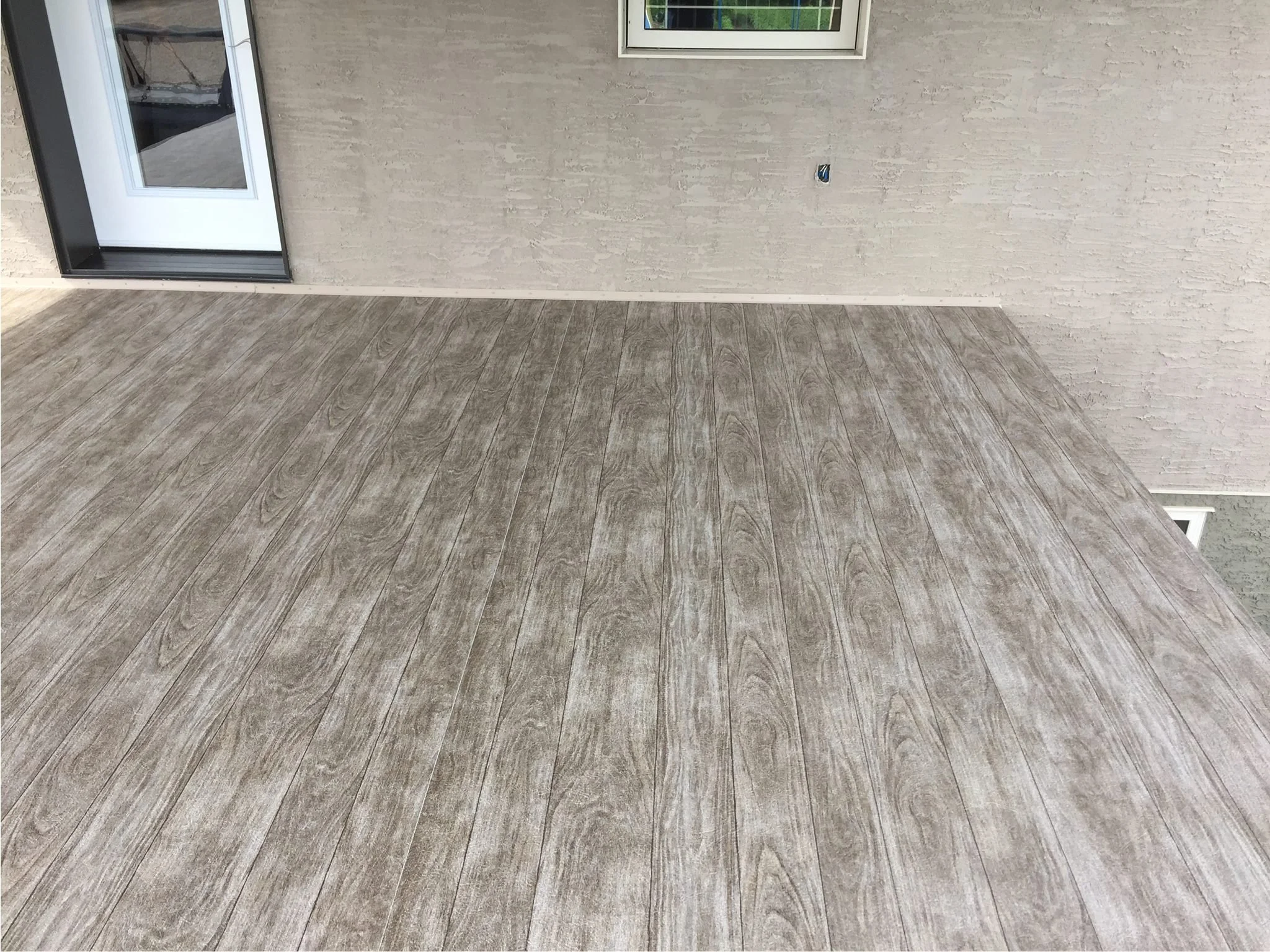 Vinyl Decking Professionals in Calgary and Medicine Hat — Railpro